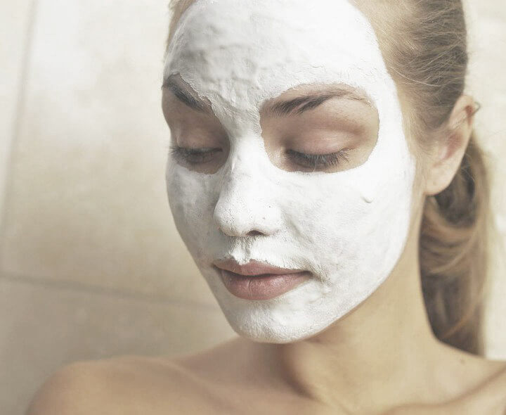 Fight Against Acne and Aging with White Clay Mask | DIY Recipe